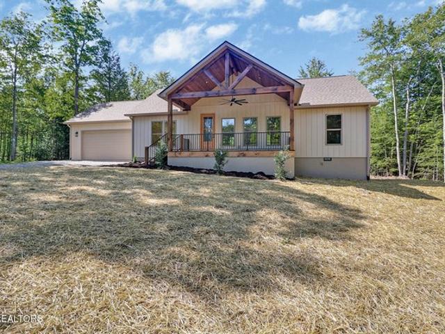 210 Creekview Ct, Jamestown, TN 38556