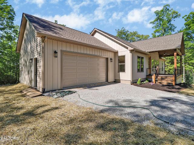 210 Creekview Court