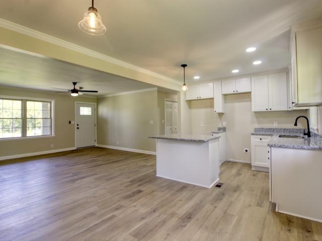210 Crenshaw Rd