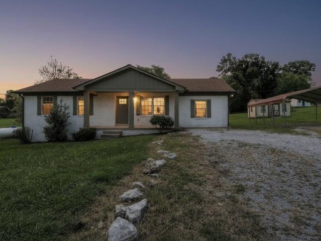 210 Crenshaw Rd, Hartsville, TN 37074