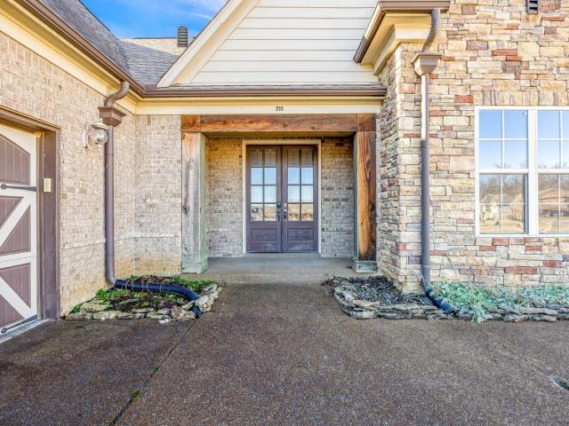 210 cross creek dr