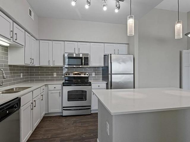 210 Amberwood S, Kyle, TX 78640