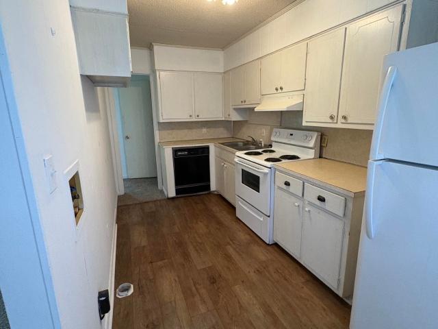 210 APT 1 Cloverleaf Drive 1