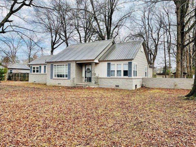 210 Bates St, Batesville, MS 38606