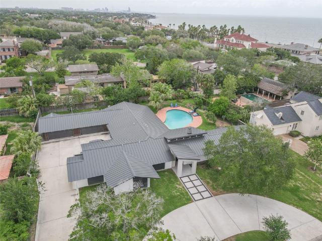 210 Bayside Drive