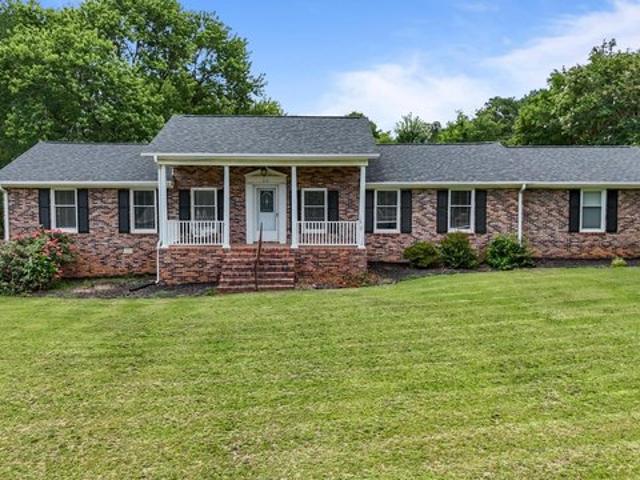 210 Briarwood Dr, Pacolet, SC 29372
