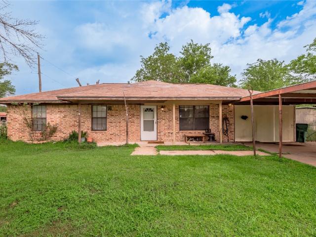210 Bullard St, Madisonville, TX 77864 | MLS #76086 | Compass