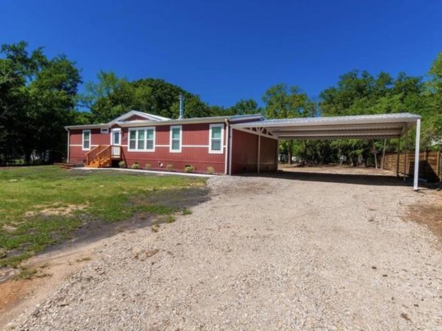 210 Grubbs Ln, Gun Barrel City, TX 75156