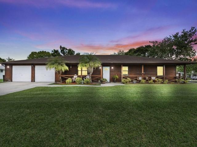 210 Deerwood Ln, Fort Pierce, FL 34947
