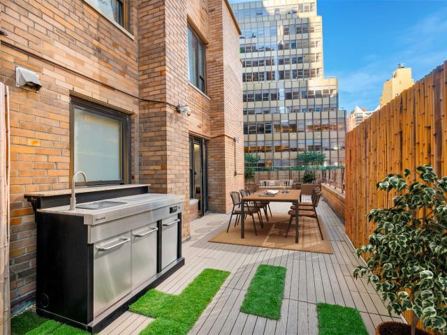 210 E 47TH Street 11F