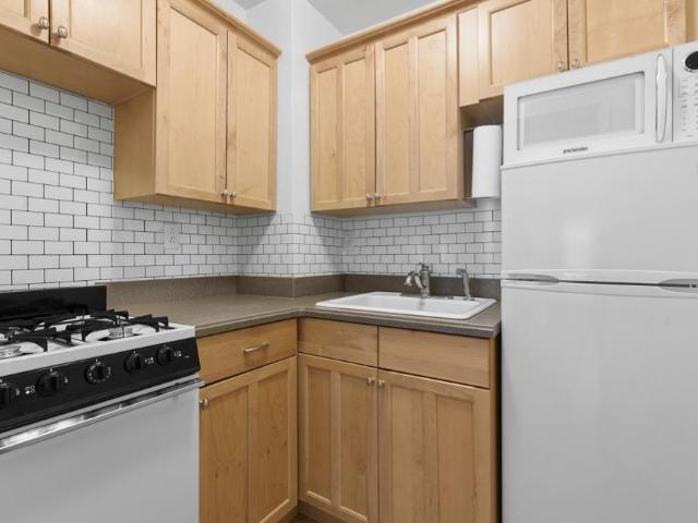 210 E 63rd Street 2 B