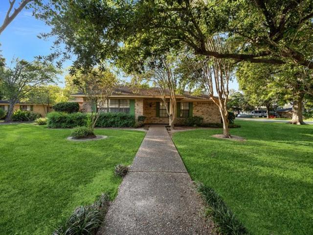 210 E Waring St, Dayton, TX 77535