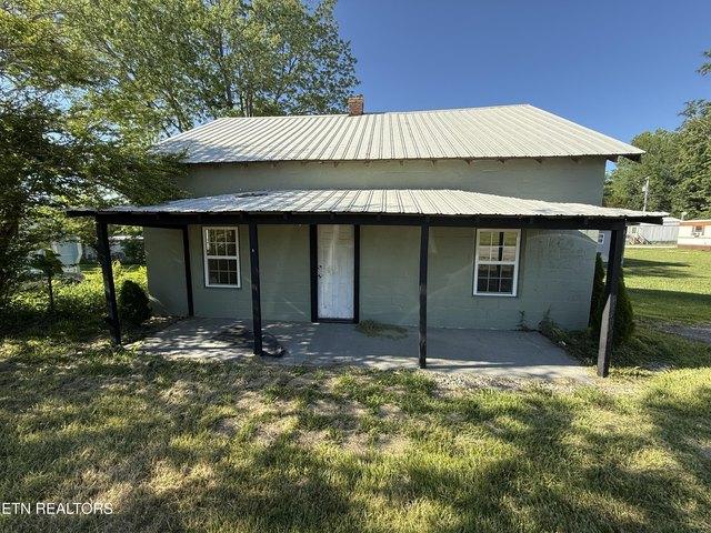 210 E Woodlawn Ave, Jamestown, TN 38556
