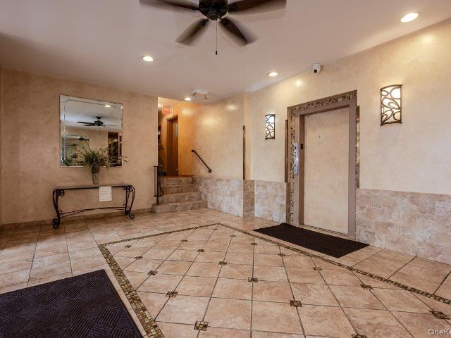 210 E Broadway 4D