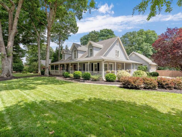 210 E Cranberry Lane