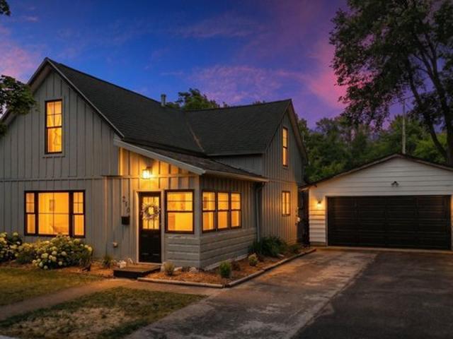 210 E Fourteenth St, Traverse City, MI 49684