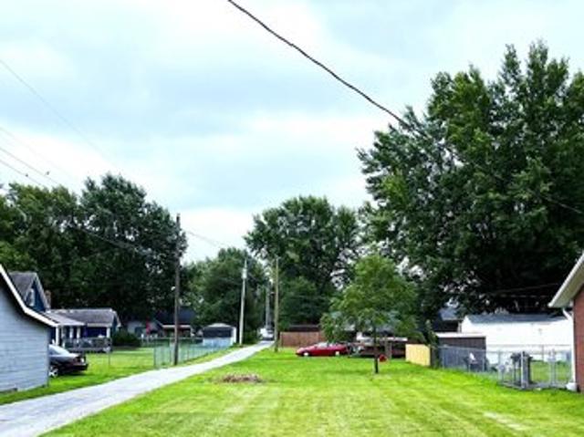 210 E Park St, Fortville, IN 46040