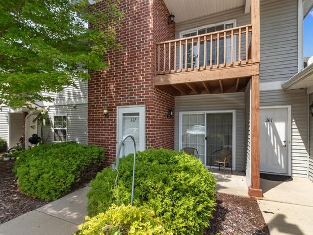 210 E Remer Rd Unit 101, Elkhorn, WI 53121