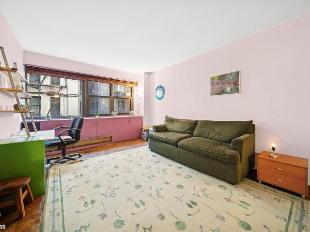 210 East 15th Street, Unit 2D