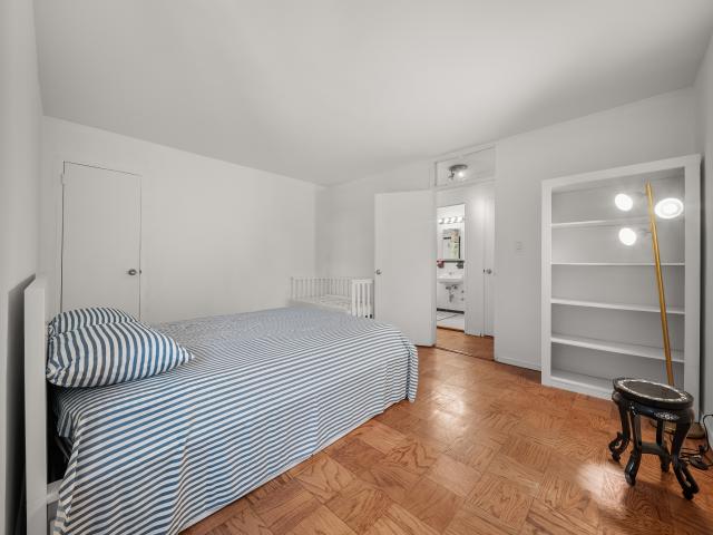 210 East Broadway, Unit H1305