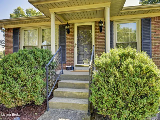 210 Ellis Ln
