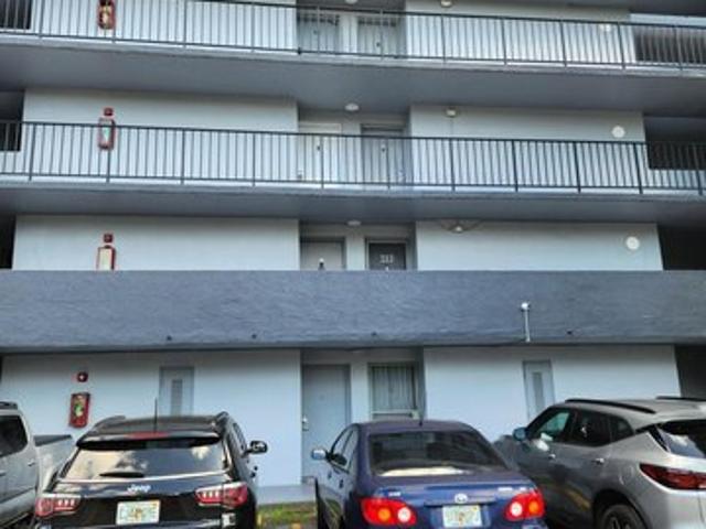210 Fontainebleau Blvd Apt 311, Miami, FL 33172