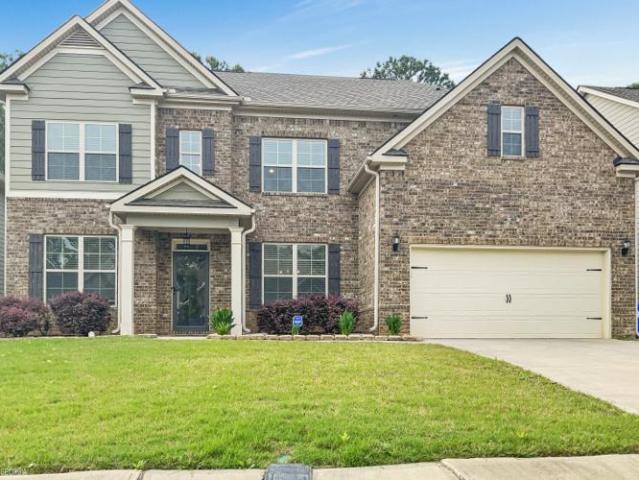210 Fanleaf Dr, Fairburn, GA 30213