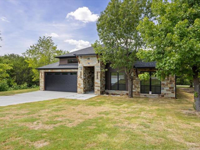210 Knob Hill Drive