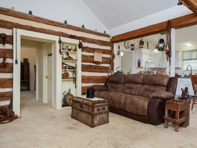 210 Kingwood Drive