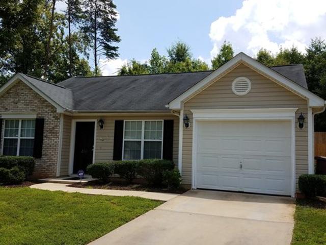 210 Kinnley Ct, Greensboro, NC 27455