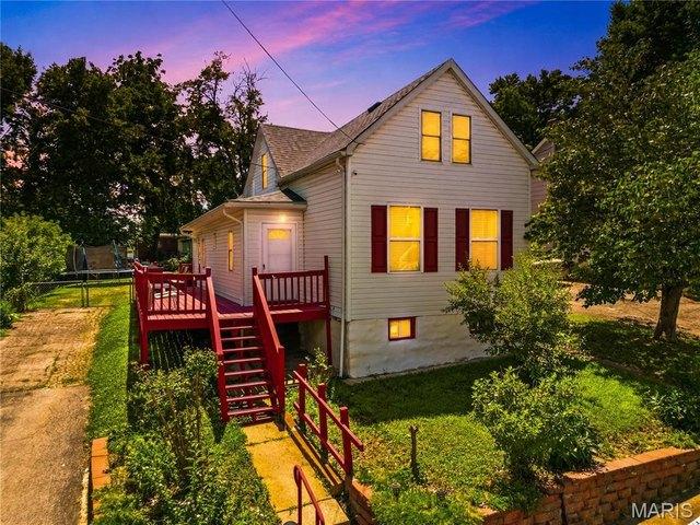 210 Horn Ave, Saint Louis, MO 63125