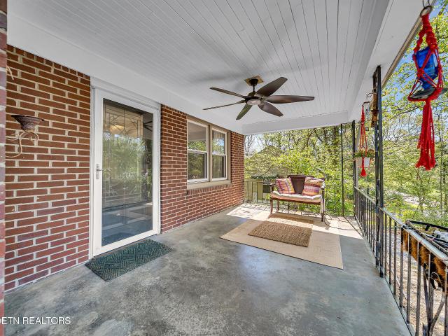 210 Hartford Rd