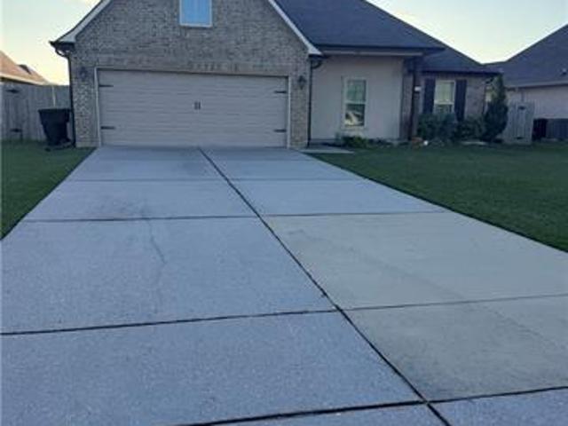 210 Hidden Cypress Dr, Belle Chasse, LA 70037 | MLS #2556