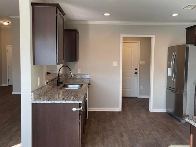 210 Hillsire Loop