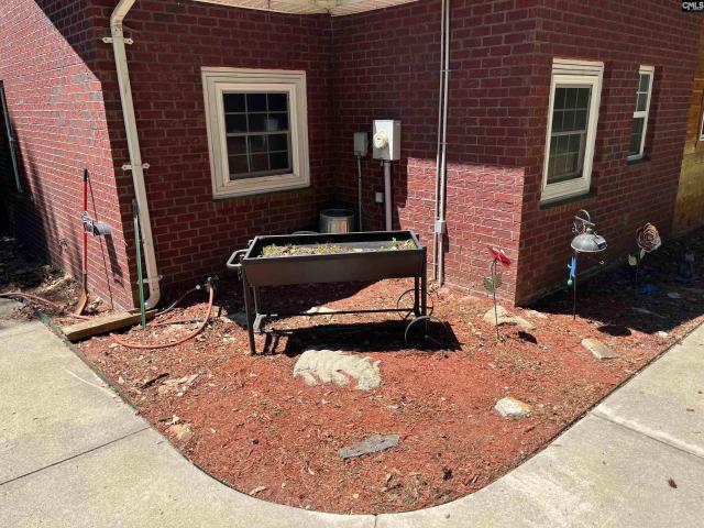 210 Hutto Hill