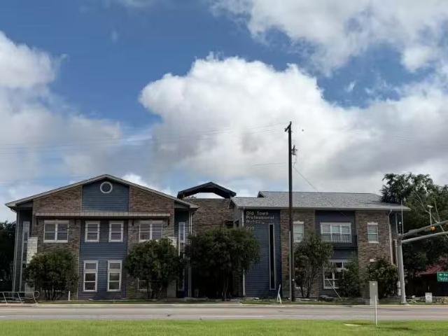 210 Hwy 79 #203, 204, Hutto, TX 78634 MLS 8446171