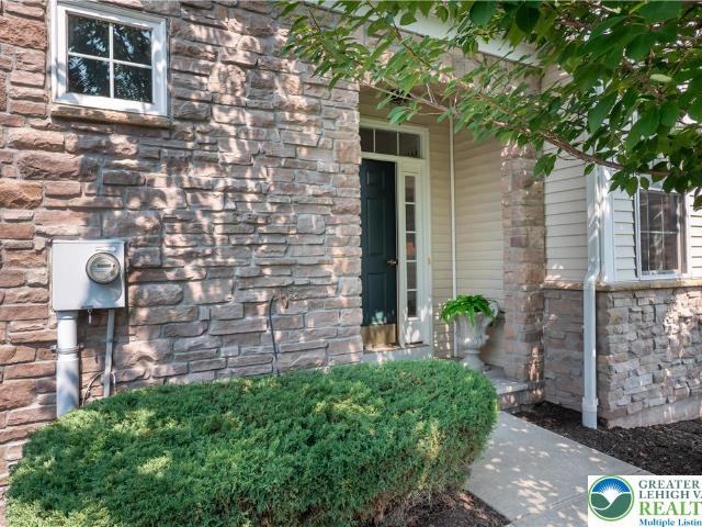 210 Inverness Circle