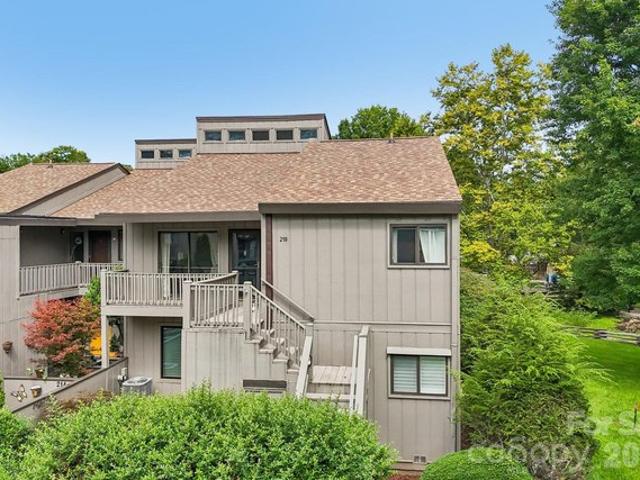 210 Juniper Ln, Hendersonville, NC 28739