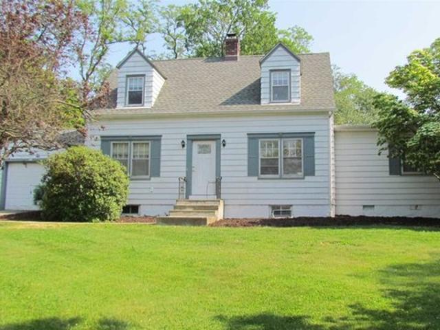 210 Overlook Rd, Poughkeepsie, NY 12603