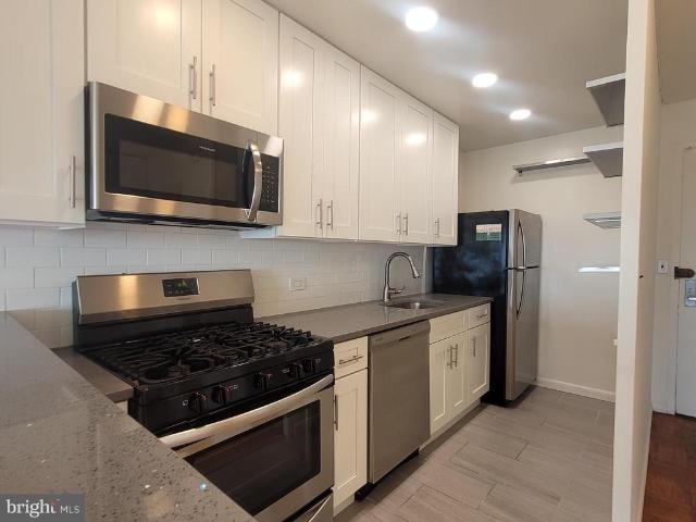 210 Locust Street # 19FW