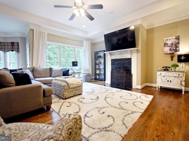 210 Longview Drive W
