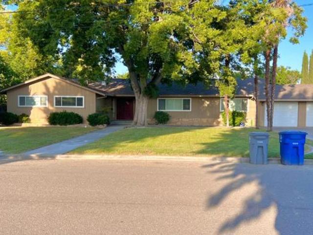 210 Laurel Ave, Gustine, CA 95322