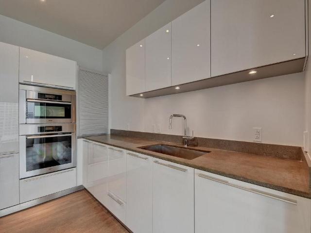 210 Lavaca St # 1810