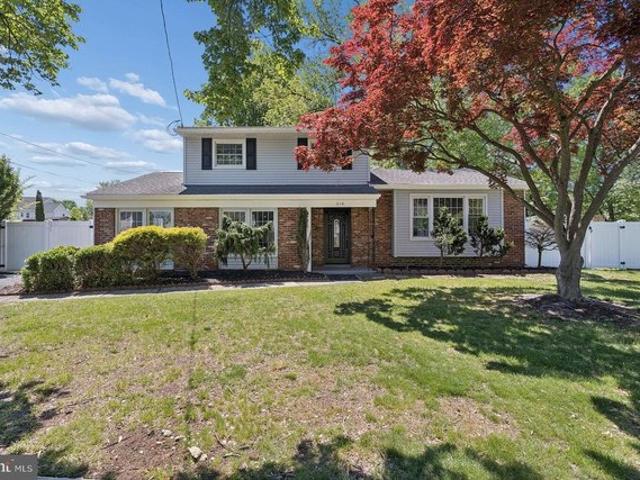210 Lawnton Ave, West Deptford, NJ 08096