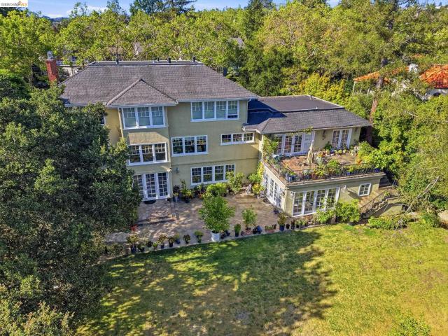 210 La Salle Ave