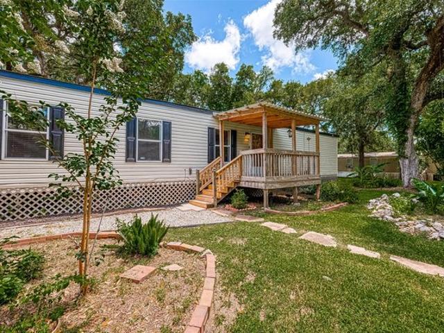 210 Lake Dr, Freeport, TX 77541