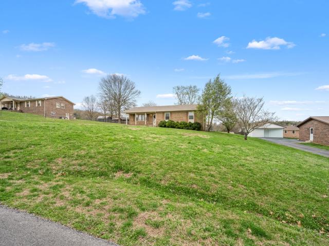 210 Lee Ave