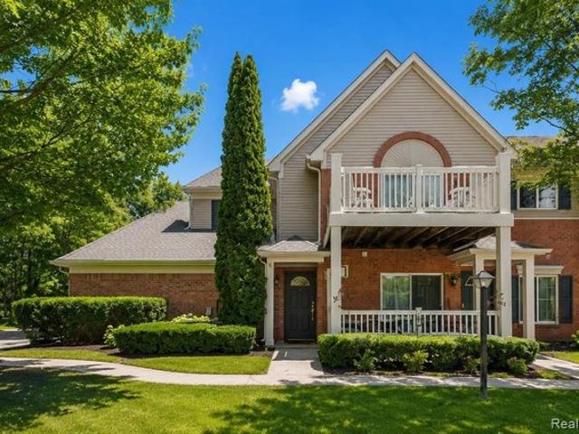 210 Marigold Cir Unit 7, Westland, MI 48185