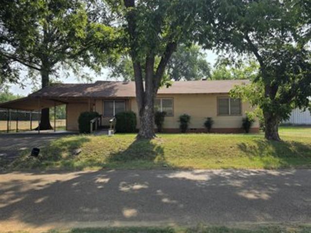 210 Mill St, Pittsburg, TX 75686