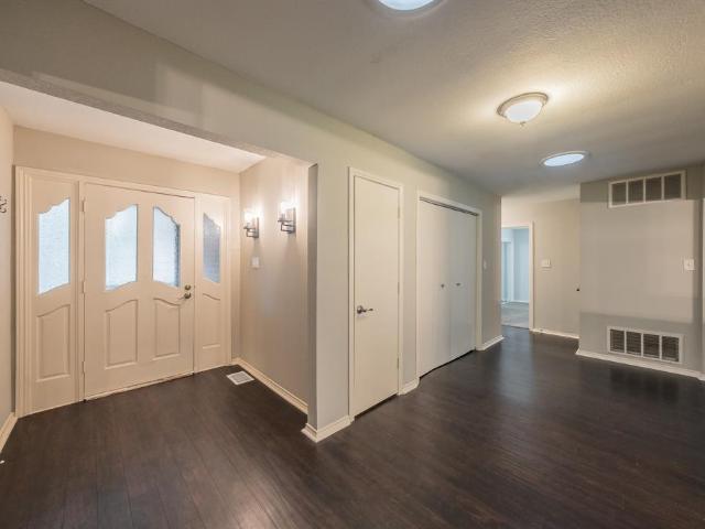 210 Mistletoe Lane